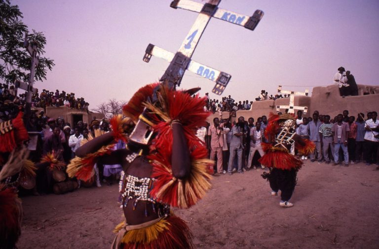 Les Dogons : mythes et cosmogonie - Univers Voyage